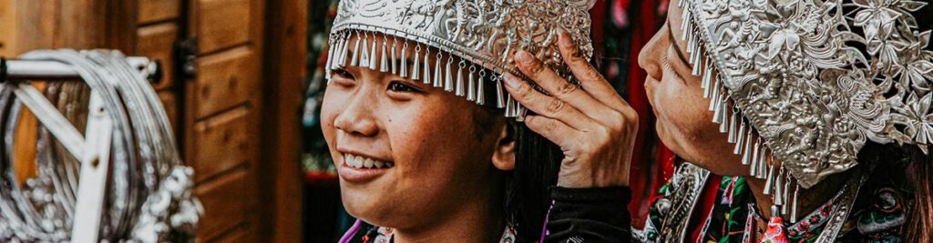 Chinese Etiquette: Key Customs and Taboos for Business & Travel